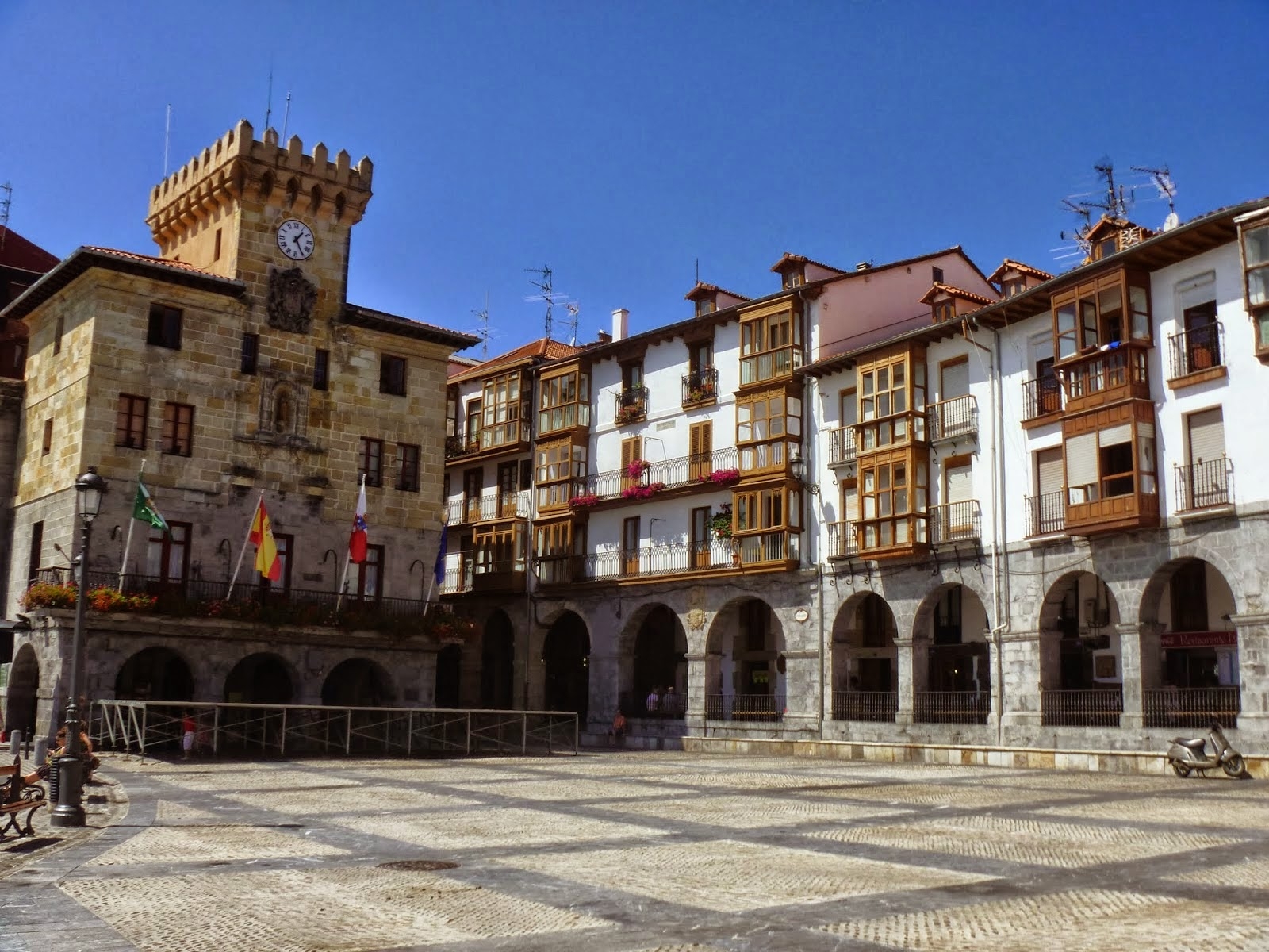 Jornada de puertas abiertas en el Ayuntamiento de Castro Urdiales Jornada de puertas abiertas en el Ayuntamiento de Castro Urdiales